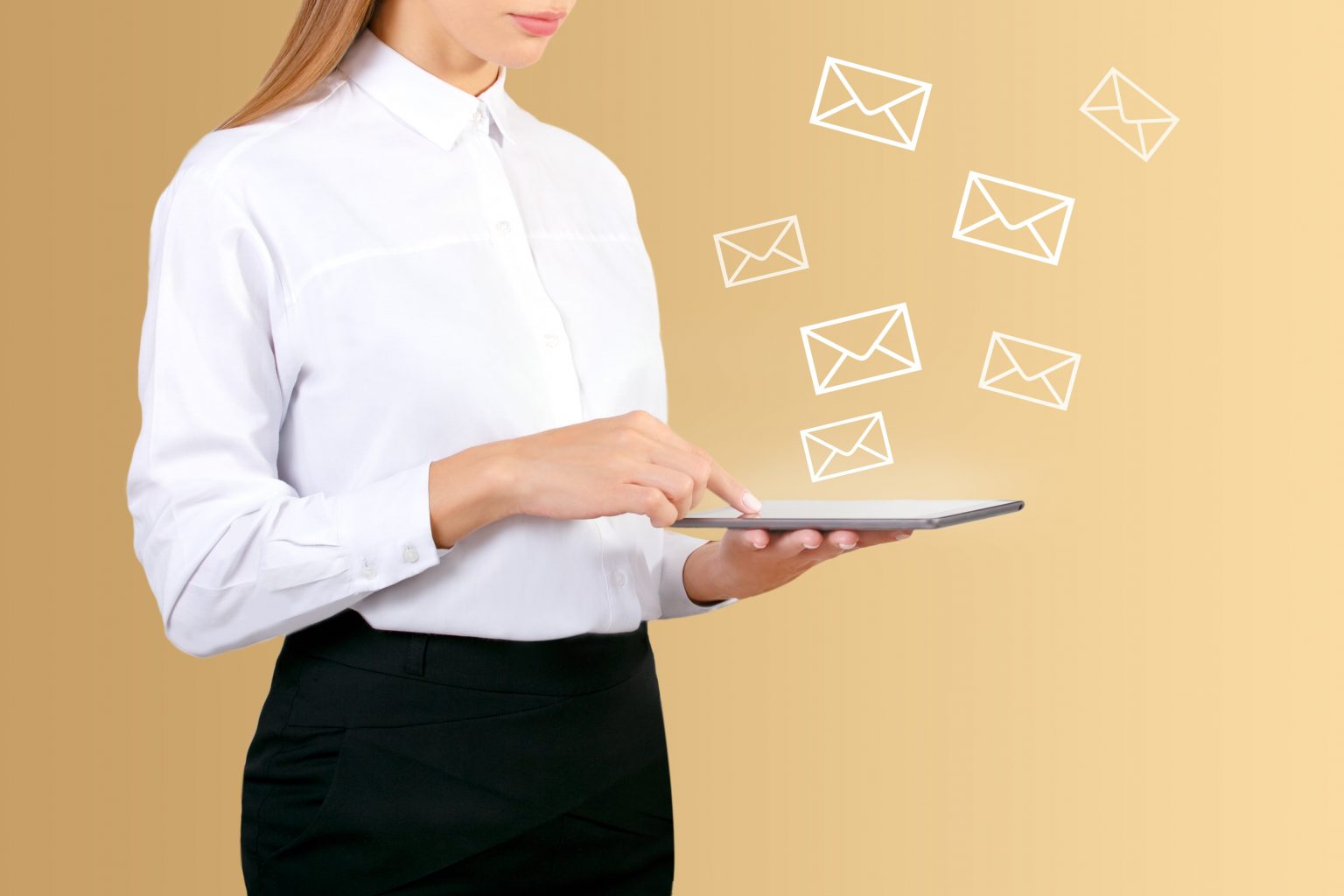 How to Craft an Influencer Email Pitch (+ Templates) - trendHERO