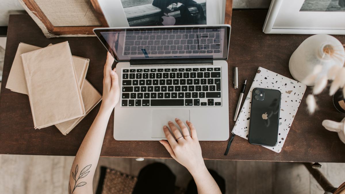 How To Find Bloggers In Your Niche (Helpful Guide) - trendHERO